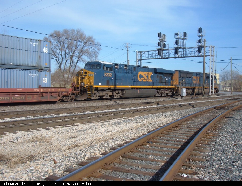 CSX 4805 & 5332